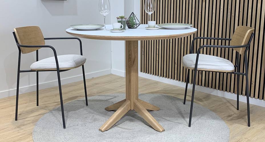 Tables rondes en chêne au design nordique avec pied central en 80, 90 ...